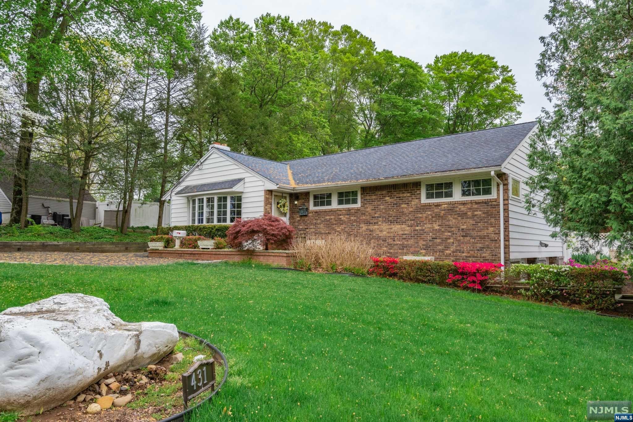 MLS Number 23012981 - 4 bed,3 bath, Residential Property for $700,000 ...