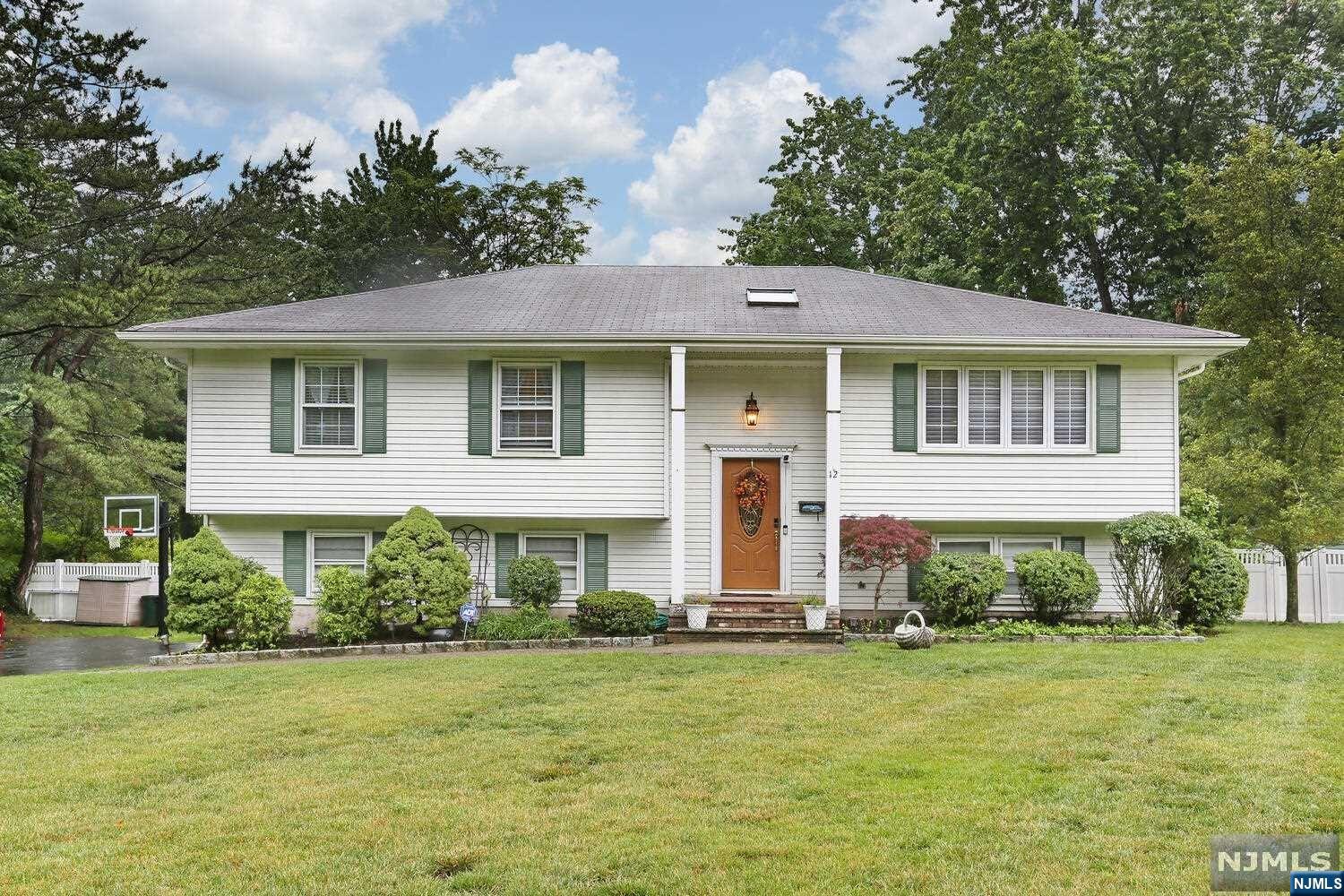MLS Number 23020253 - 4 bed,2 bath, Residential Property for $775,000 ...