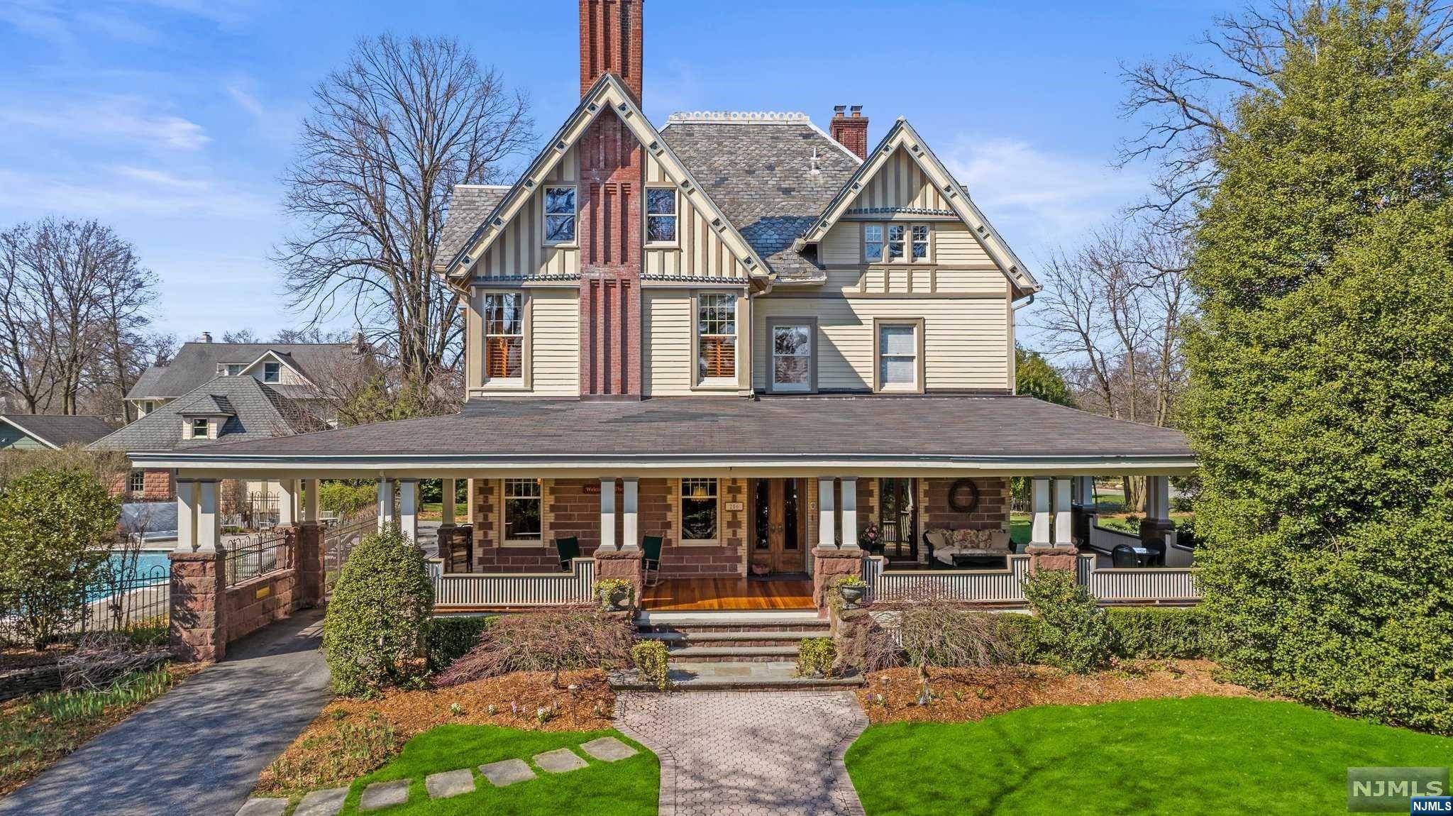 MLS Number 24009538 - 5 bed,3 bath, Residential Property for $2,295,000 ...