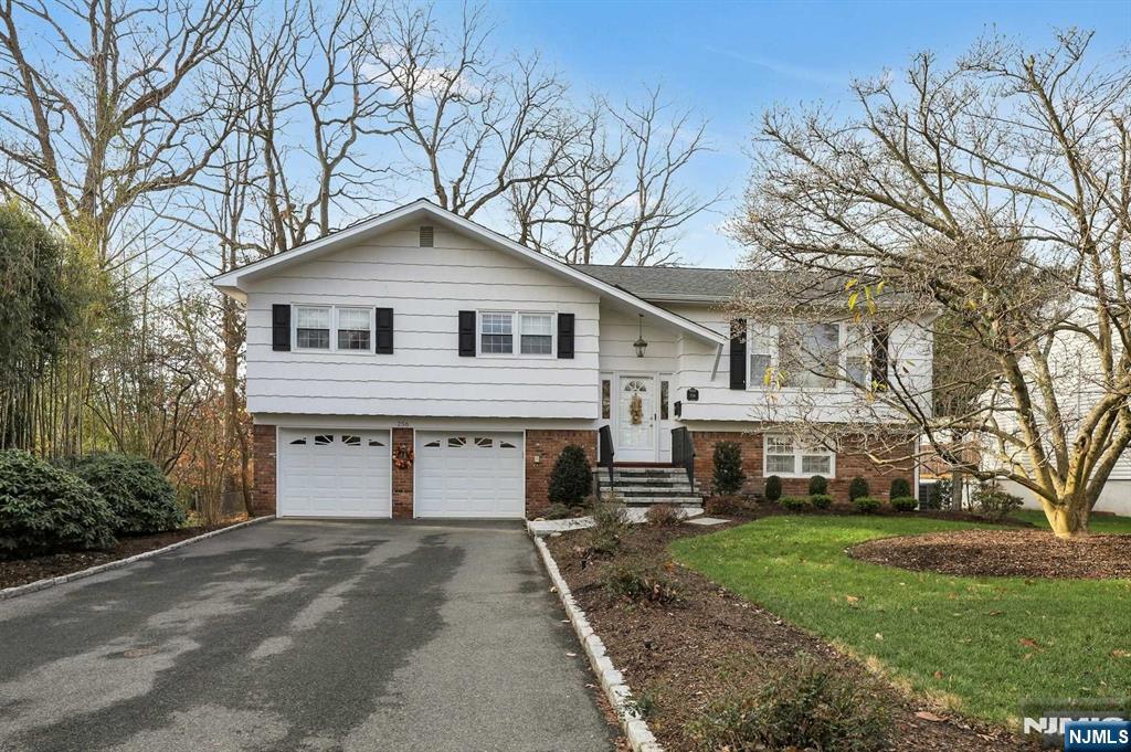 MLS Number 24050349 - 4 bed,2 bath, Residential Property for $849,999 ...