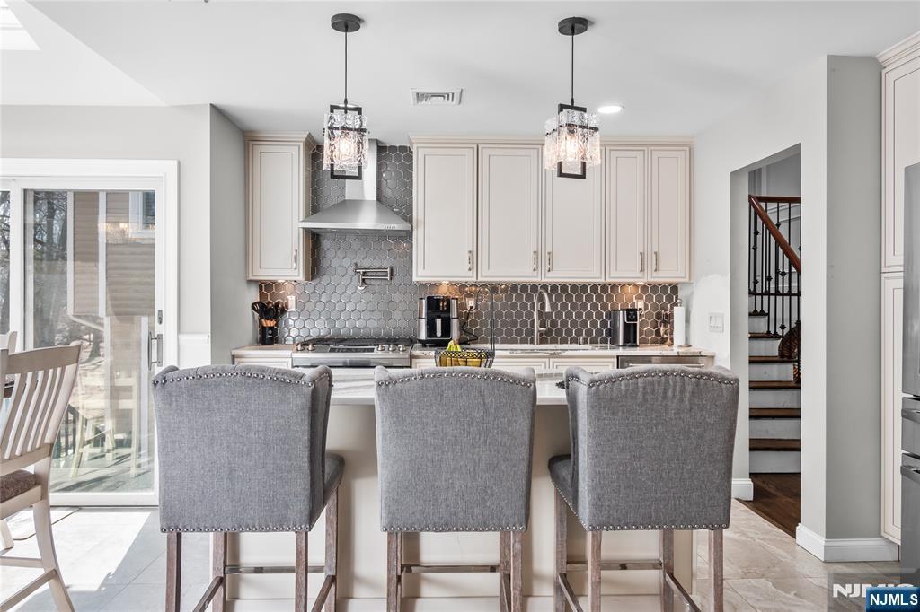 MLS Number 25007276 - 4 bed,2 bath, Residential Property for $995,000 ...