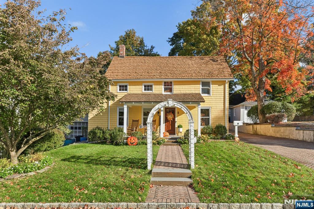 MLS Number 25012008 - 3 bed,1 bath, Residential Property for $715,000 ...