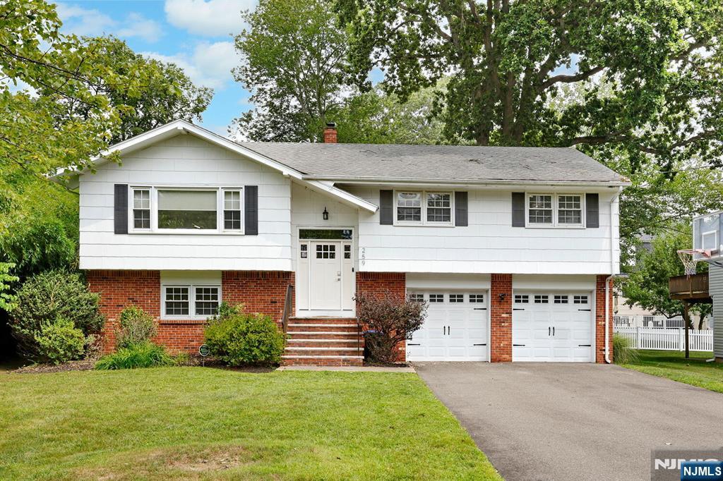 MLS Number 25021878 - 4 bed,2 bath, Residential Property for $834,000 ...