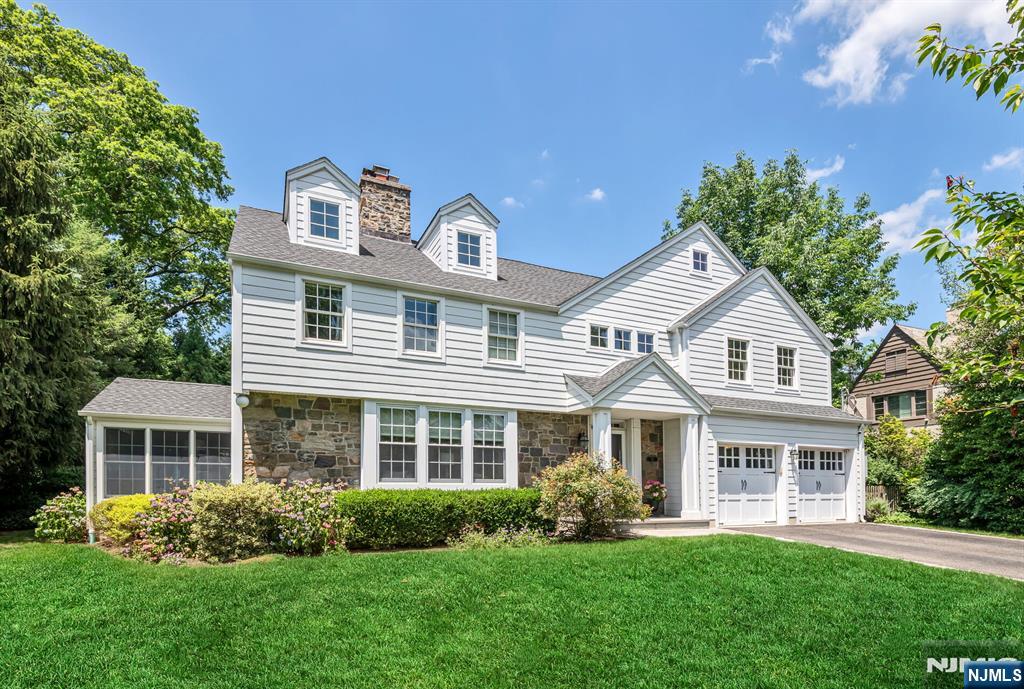 MLS Number 25022369 - 5 bed,4 bath, Residential Property for $1,849,000 ...