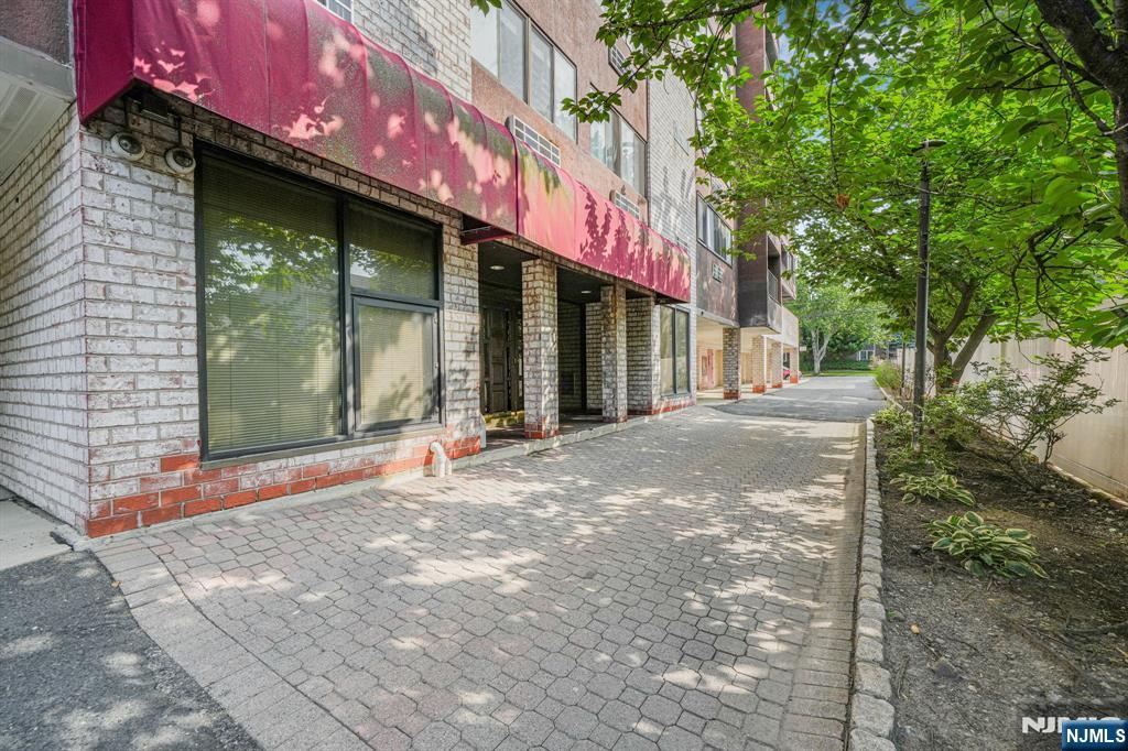 MLS Number 25026377 - 1 bed,1 bath, Condo/Coop/Townhouse Property for ...