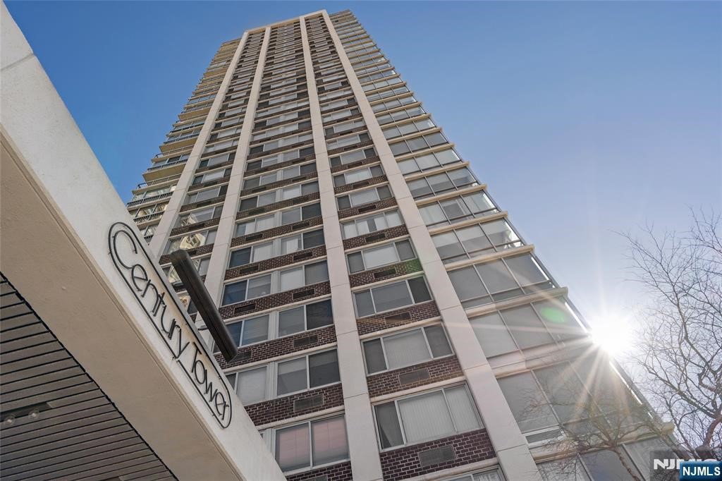 MLS Number 25030015 - 1 bed,1 bath, Condo/Coop/Townhouse Property for ...