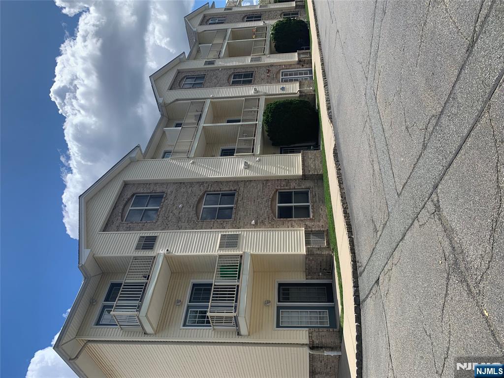 MLS Number 25030399 - 2 bed,1 bath, Condo/Coop/Townhouse Property for ...