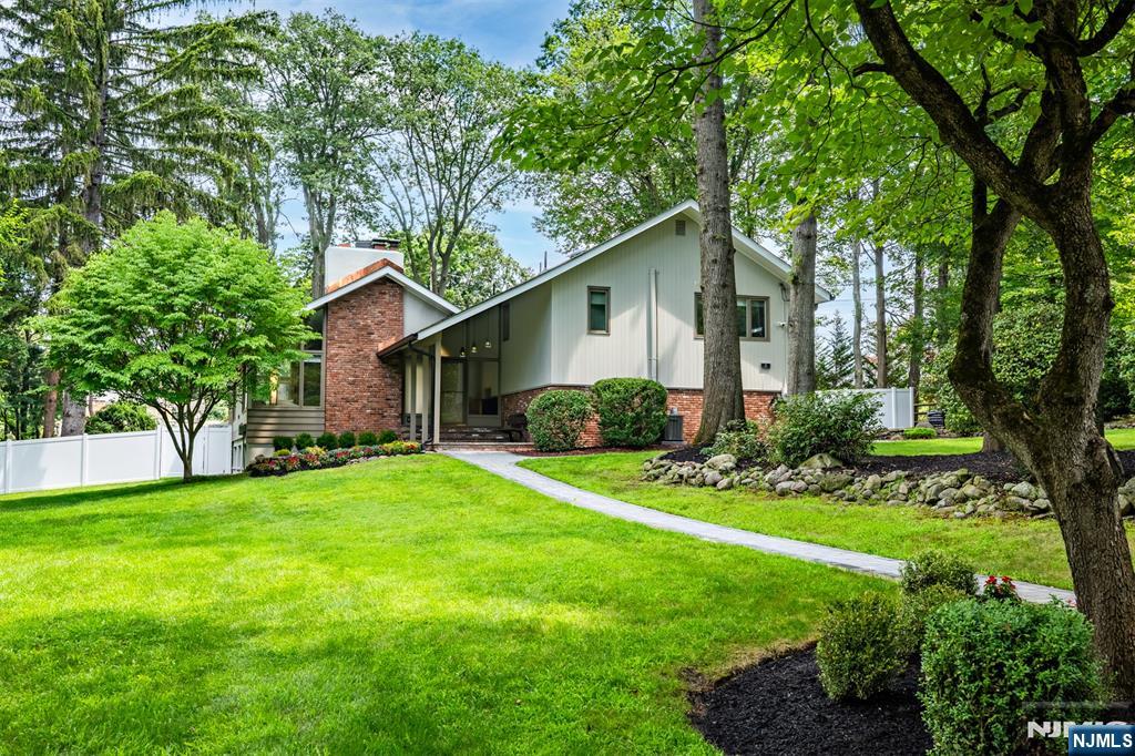 MLS Number 25032887 - 4 bed,2 bath, Residential Property for $1,550,000 ...