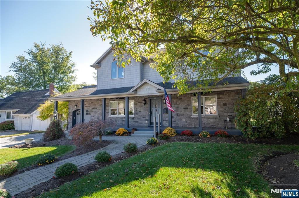 MLS Number 25036338 - 5 bed,3 bath, Residential Property for $1,200,000 ...