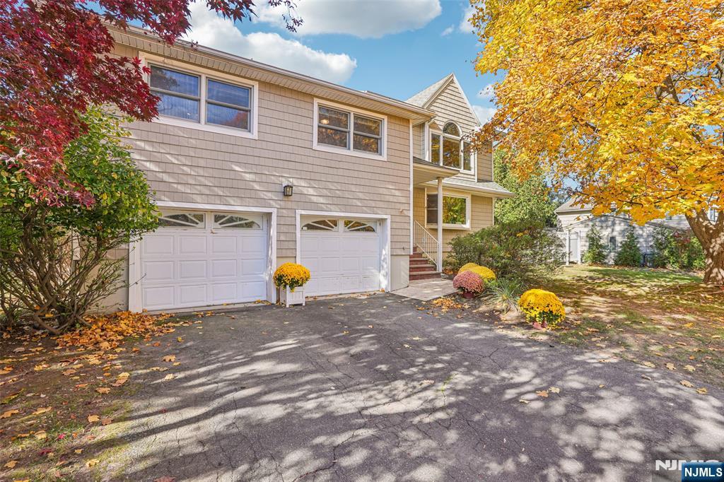 MLS Number 25037797 - 4 bed,3 bath, Residential Property for $769,000 ...
