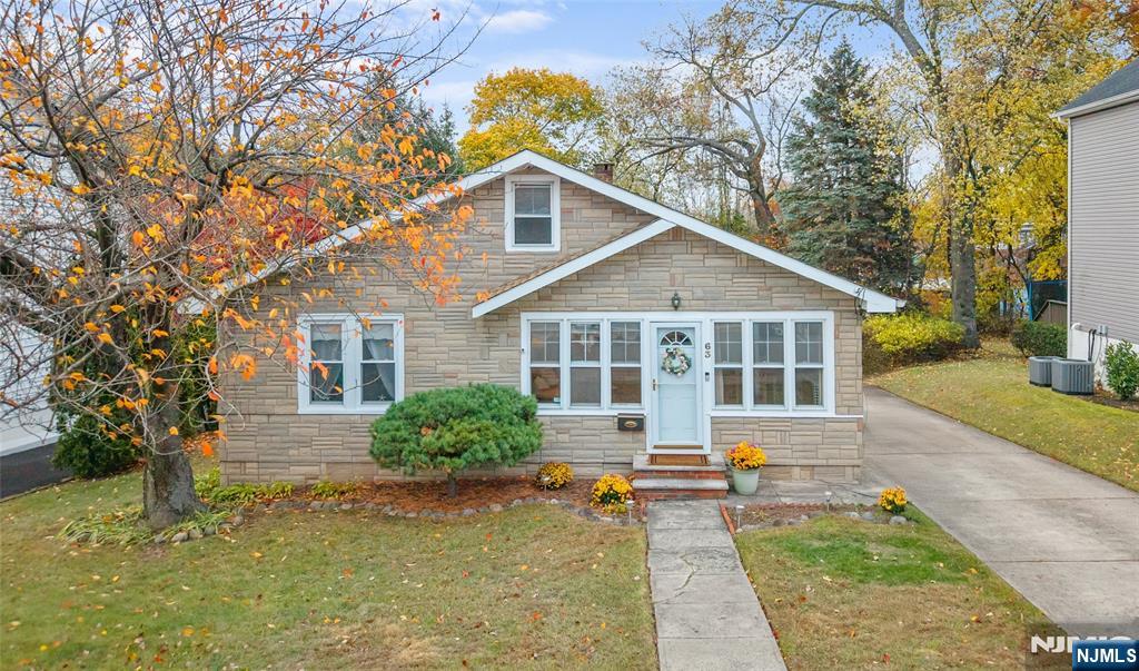MLS Number 25040260 - 3 bed,2 bath, Residential Property for $599,000 ...