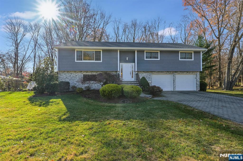 MLS Number 25041112 - 4 bed,2 bath, Residential Property for $899,999 ...