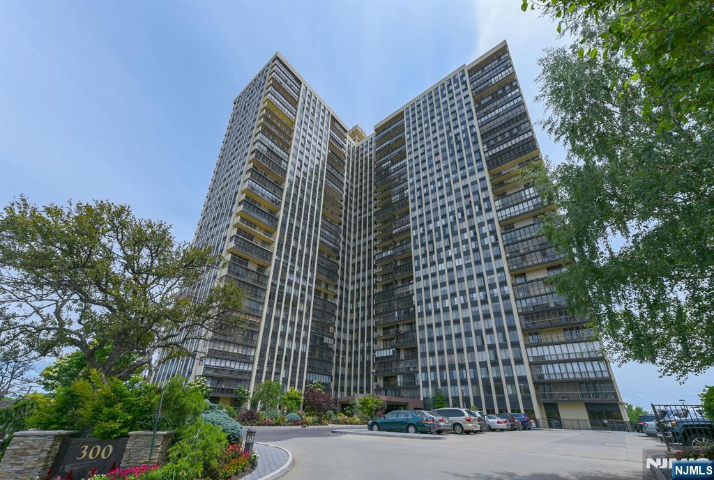 MLS Number 26001256 - 3 bed,3 bath, Condo/Coop/Townhouse Property for ...