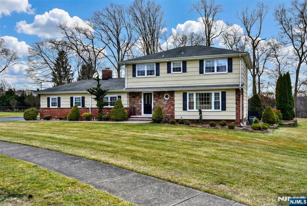 MLS Number 26001379 - 4 bed,2 bath, Residential Property for $899,999 ...