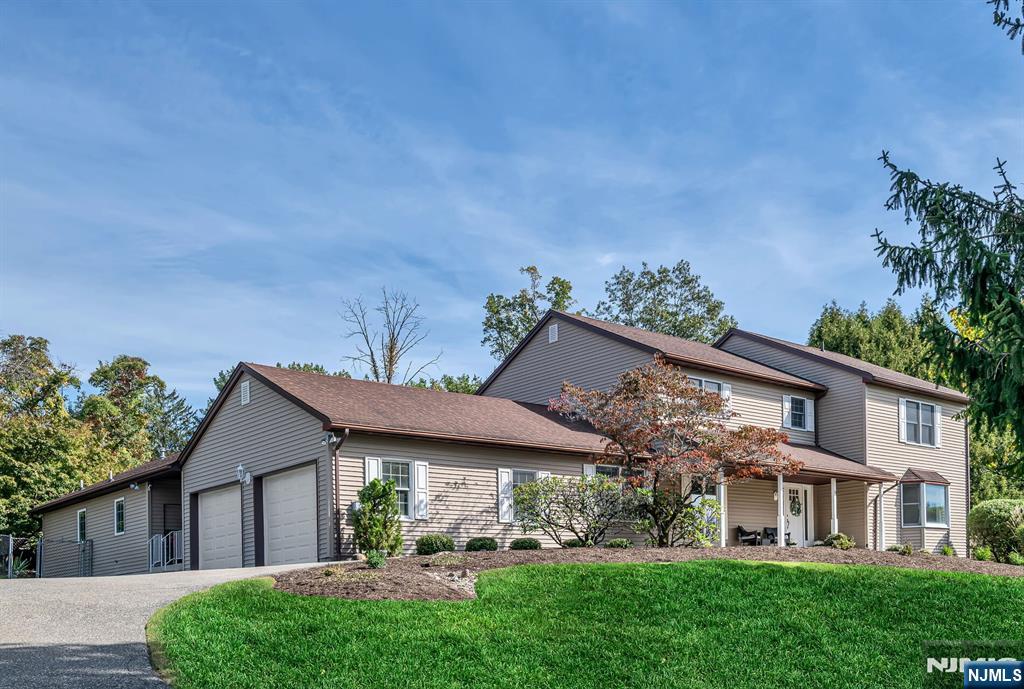 MLS Number 26003413 - 5 bed,3 bath, Residential Property for $1,400,000 ...